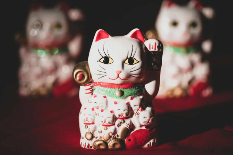 Almost 500 lucky cats were stolen from chef Gordon Ramsay's restaurant ...